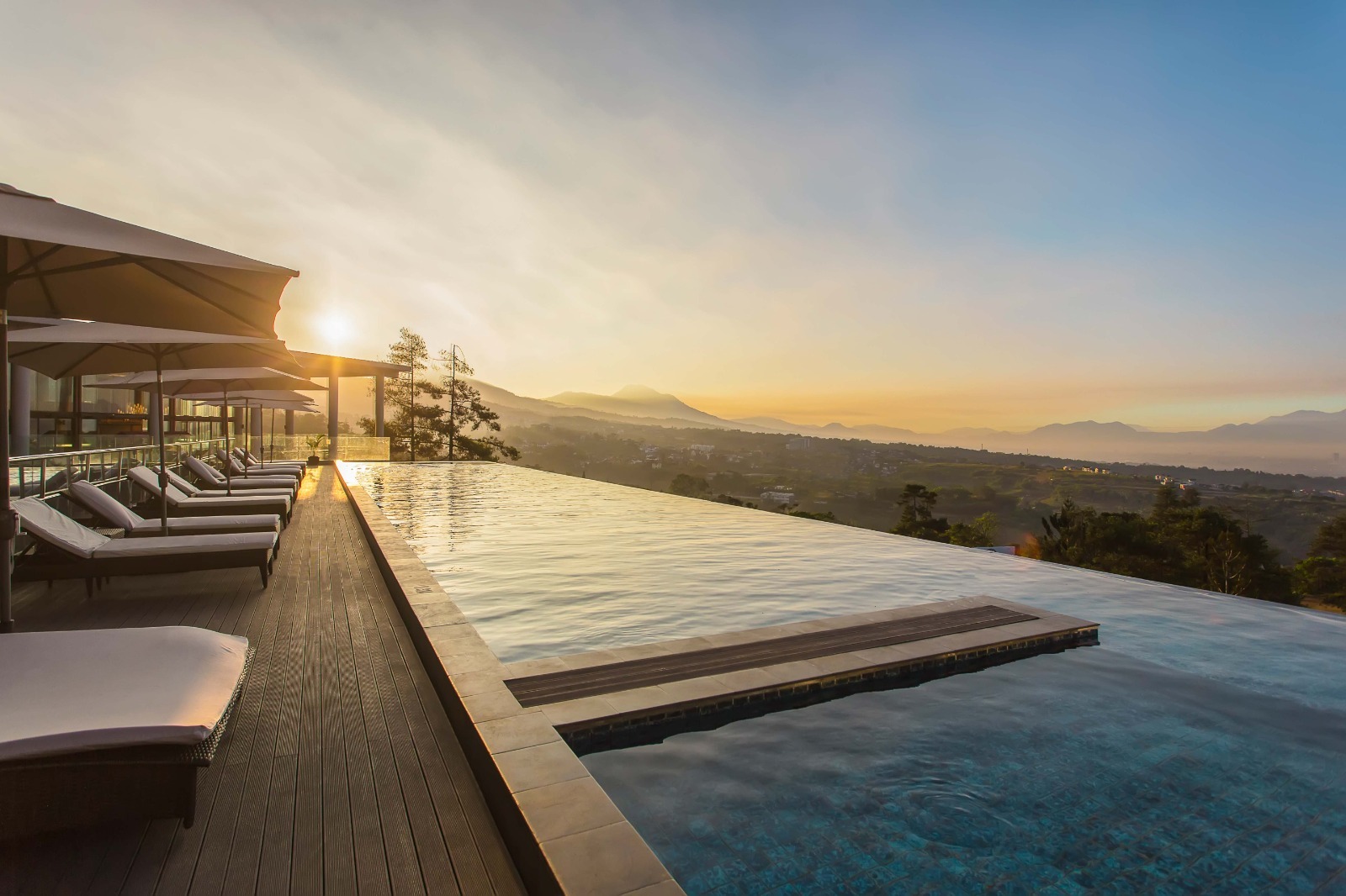 Swiss-Belresort Dago Heritage: Perkenalkan Kelejatan Kuliner Harvest ...